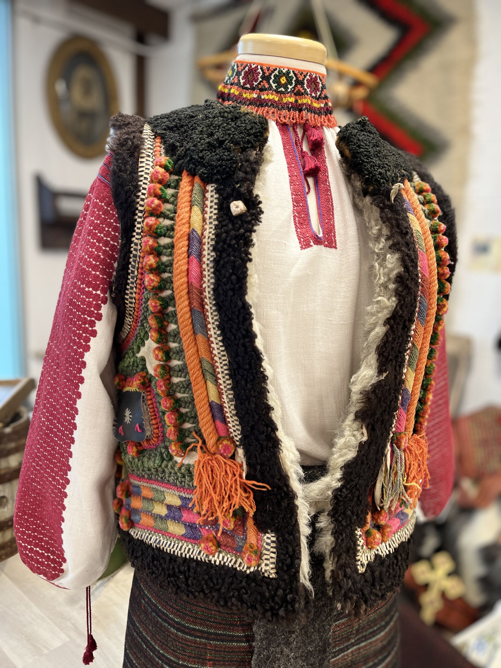 Textiles – Ukrainian Museum of Canada, Alberta Branch